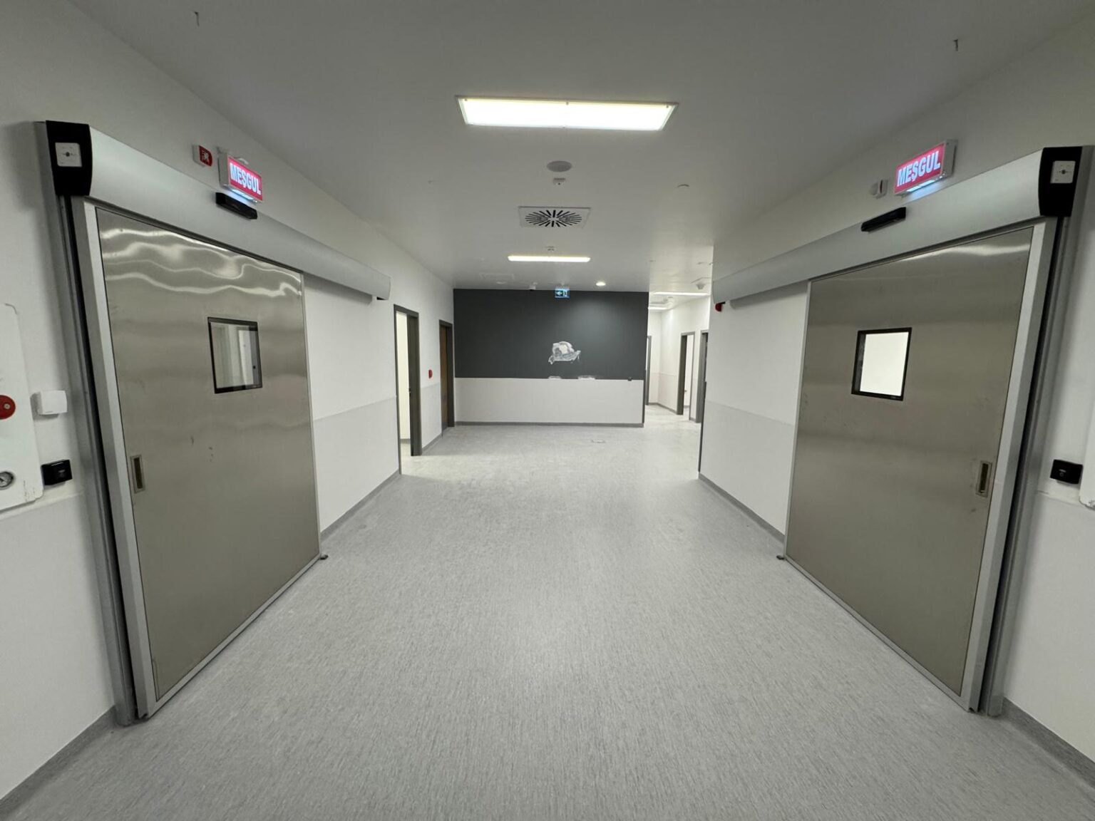 Dormakaba Quality in Hermetic Doors: ES 200 iCat